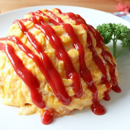 OMURICE ( omelet covered ketchup fried rice) - TOKYO travel TIPS