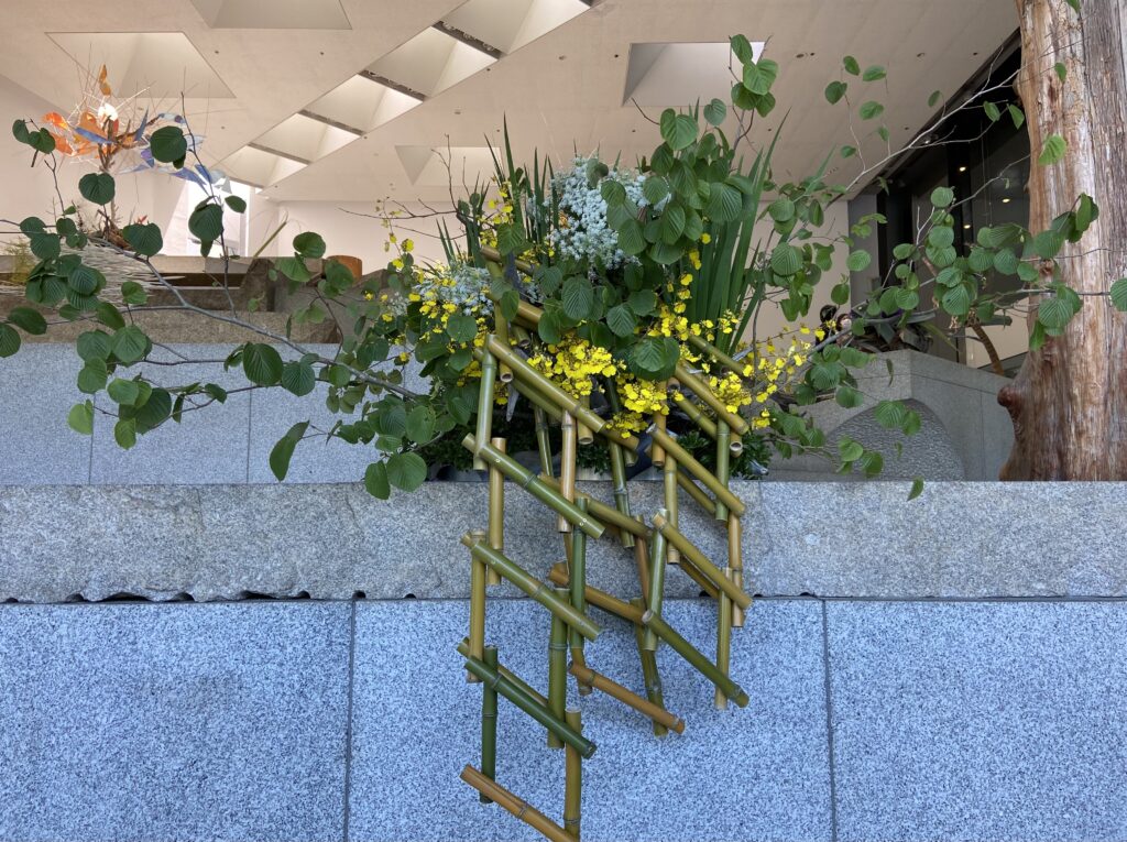 Modern Ikebana Sogetsu school and traditional temple│TOKYO travel TIPS