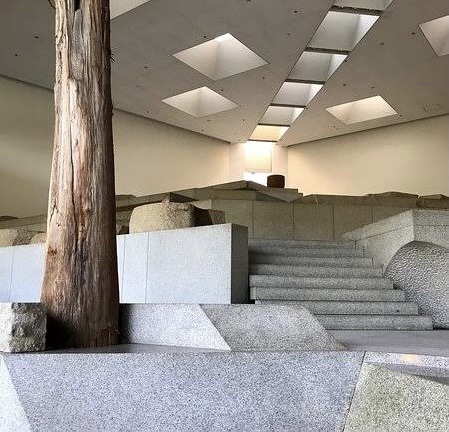 Modern Ikebana Sogetsu school and traditional temple│TOKYO travel TIPS