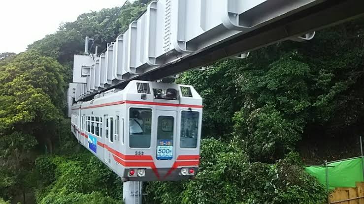 Shonan monorail, the roller coaster from the town to the beach!│TOKYO ...