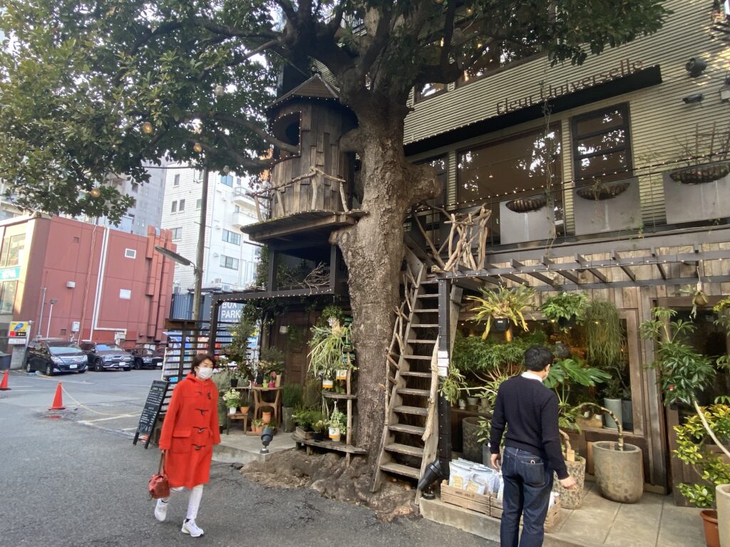 Why don’t you go to the treehouse cafe in the heart of Tokyo?│TOKYO ...