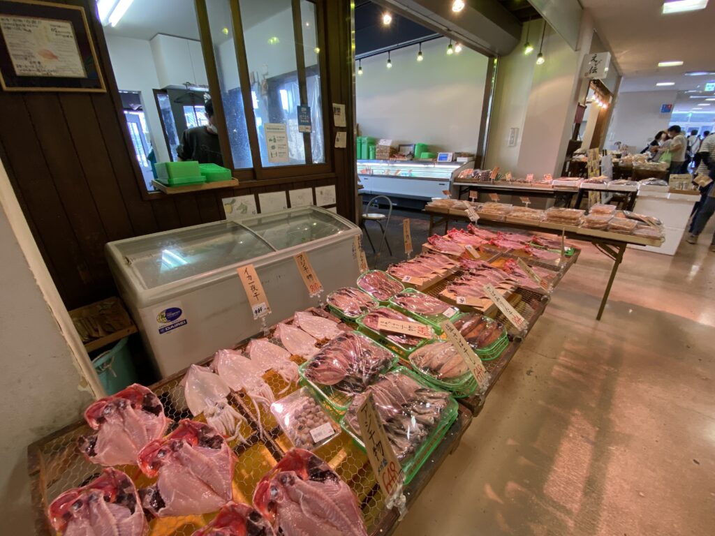 Why don’t you enjoy Japanese fish market at Numazu port in Shizuoka ...