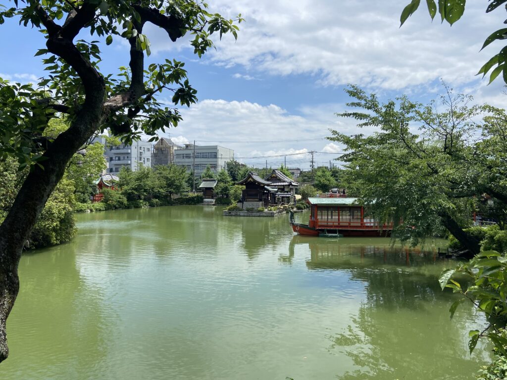 Shinsen-en( Sacred Spring Garden) , the atmosphere where the ...