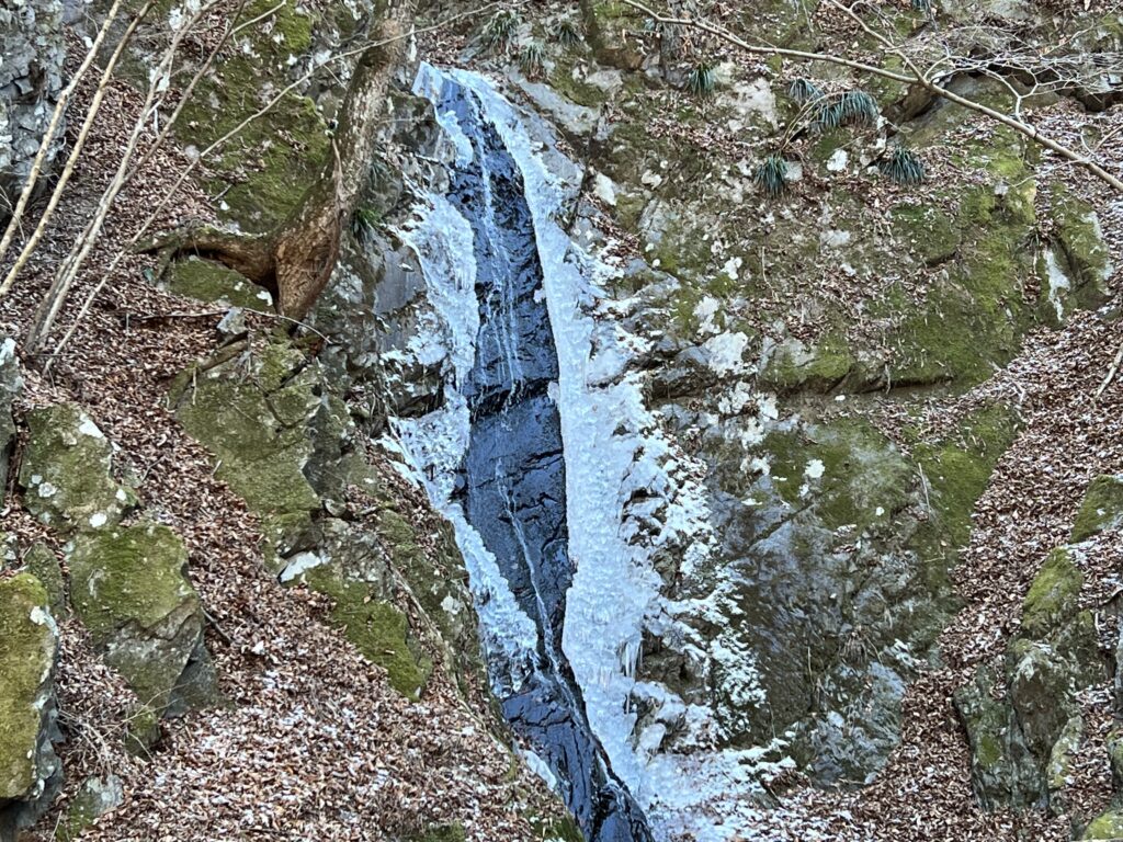 Frozen waterfalls in Okutama Tokyo!