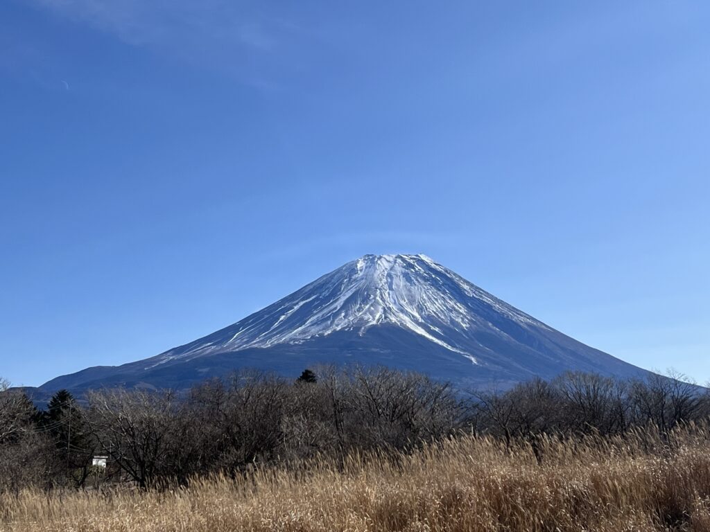 Cute 4 years Mt.Fuji, waterfall, lake , cave , snow park , world ...