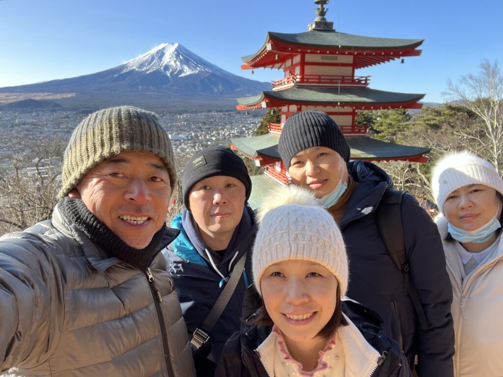 Cute 4 years Mt.Fuji, waterfall, lake , cave , snow park , world ...