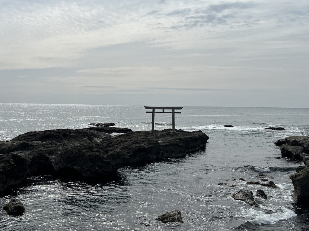The Pacific Ocean and the Torii Gate, Oarai Isosaki Shrine!