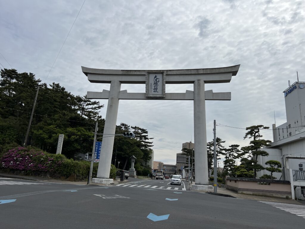 The Pacific Ocean and the Torii Gate, Oarai Isosaki Shrine!