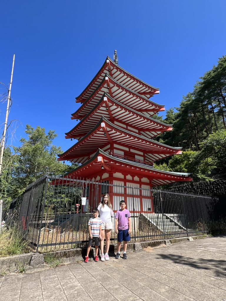 Mt.Fuji, 5storied pagoda, Lake Kawaguchiko,Shiraito waterfall, ice cave ...