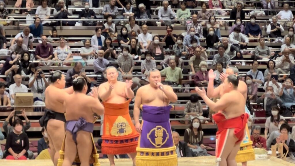 How to see Sumo wrestling up close by 3,000 ( 20 dollars) yen!