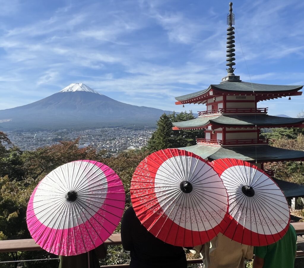 Mt.Fuji, 5storied pagoda with Wagasa ( Japanese parasol),Lake ...