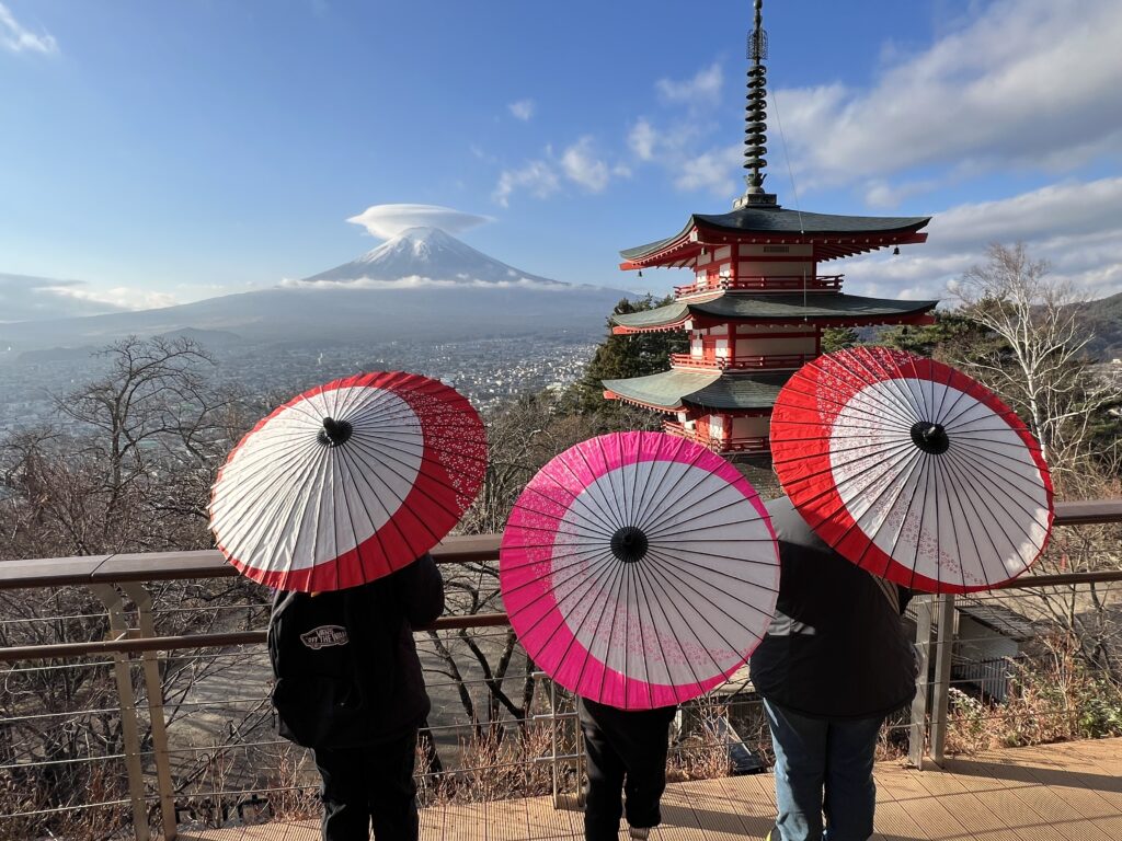 Mt.Fuji, 5storied pagoda with Wagasa ( Japanese parasol),Lake ...