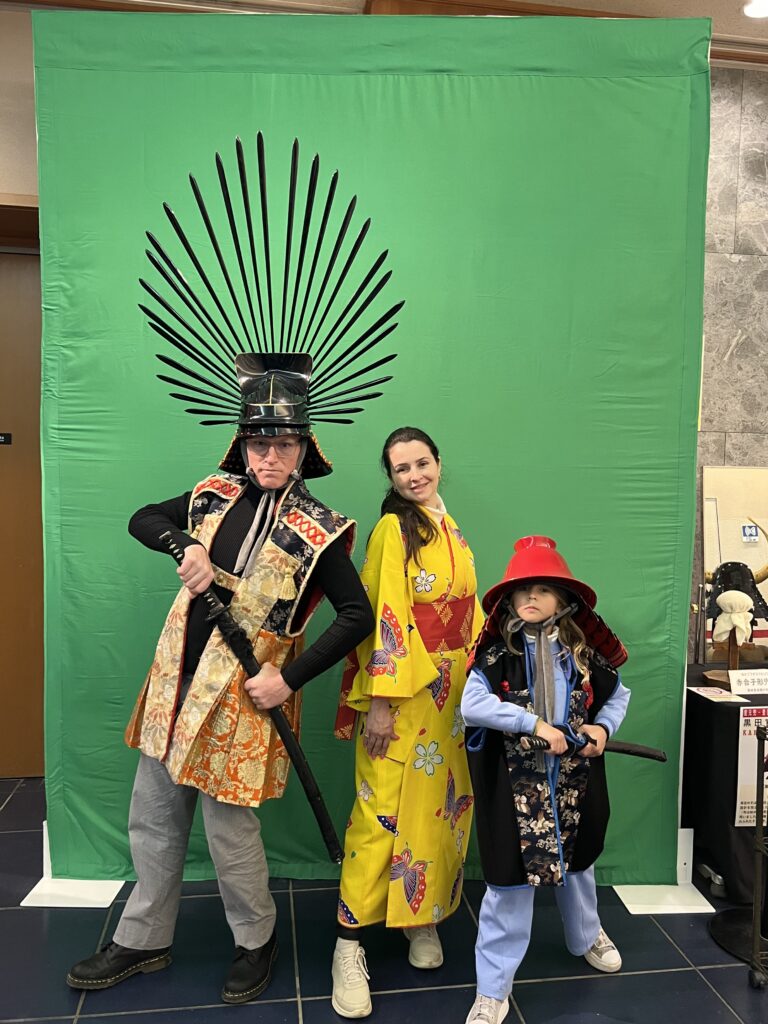 Kyoto -Osaka 1-Day tour!Murinan Japanese garden, Ramen Lunch, Fushimi ...