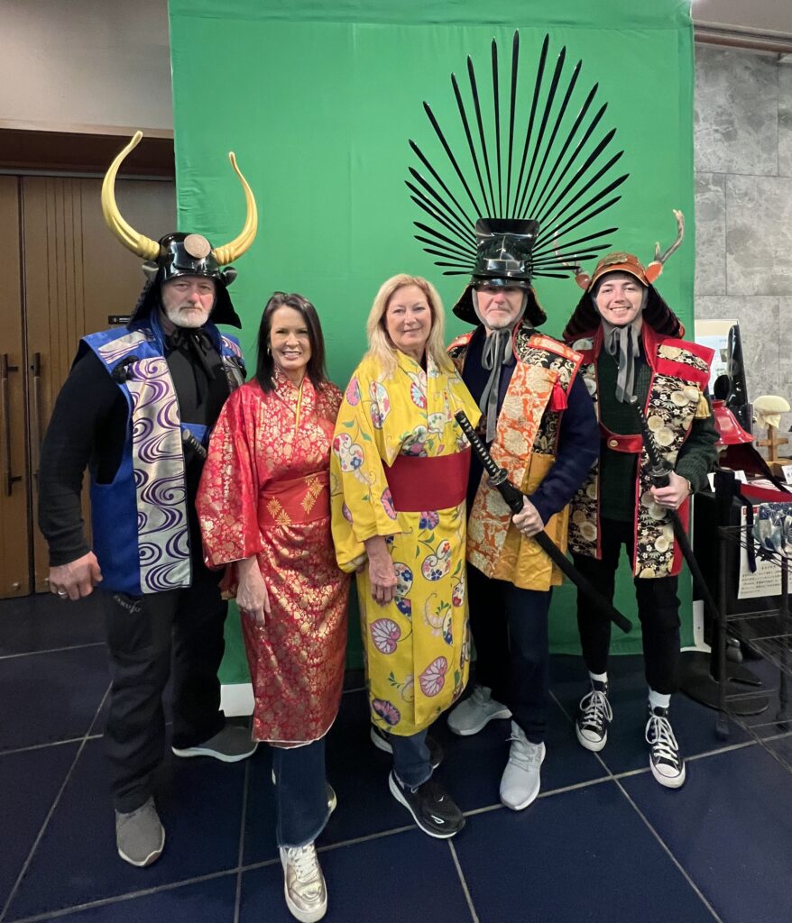 Osaka 1 day tour, Osaka castle, Castle tower, Samurai photos, Lunch ...